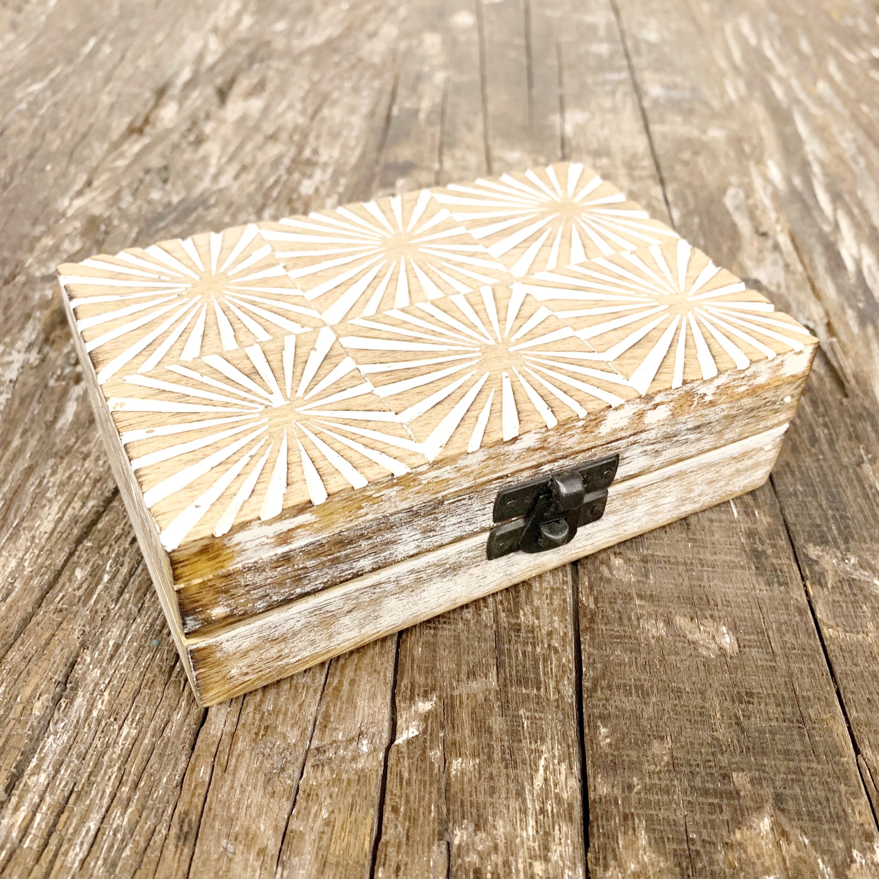 WOODEN BOX ENGRAVING 15.5x10cm – Mandala Traders Pty Ltd